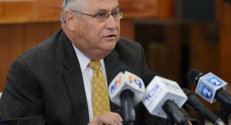 Expresidente Calderón Sol fue ingresado en un hospital privado