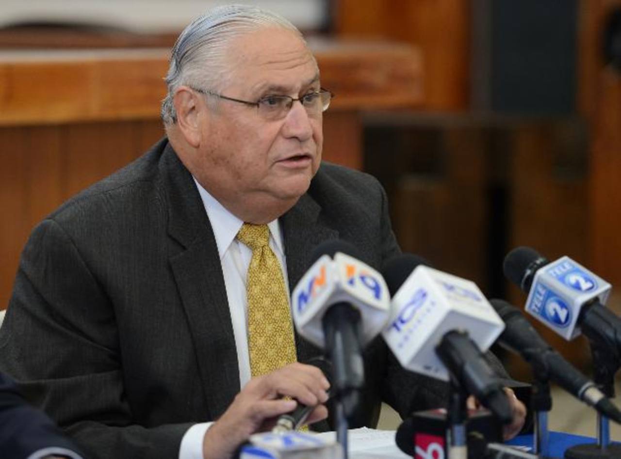 Expresidente Calderón Sol fue ingresado en un hospital privado