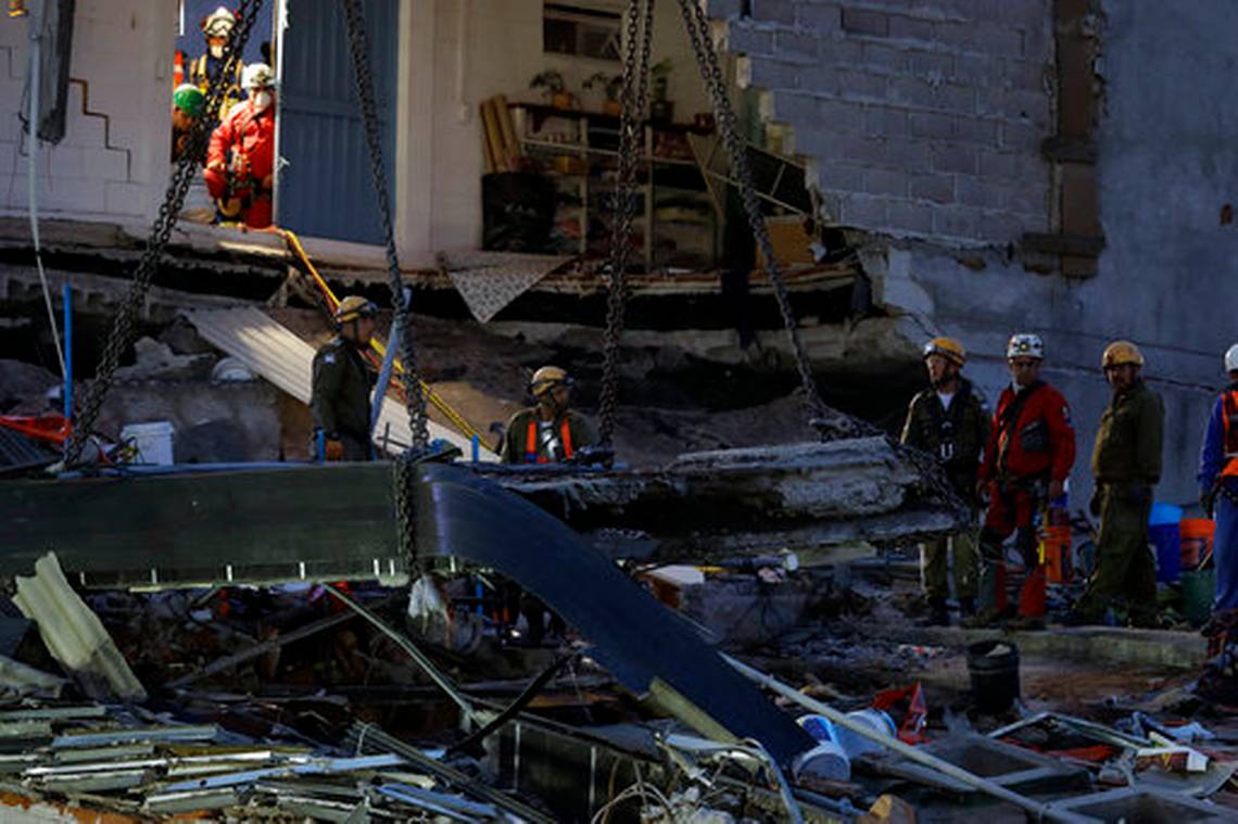Suben A 305 Los Muertos Por Terremoto De 7 1 Grados En México