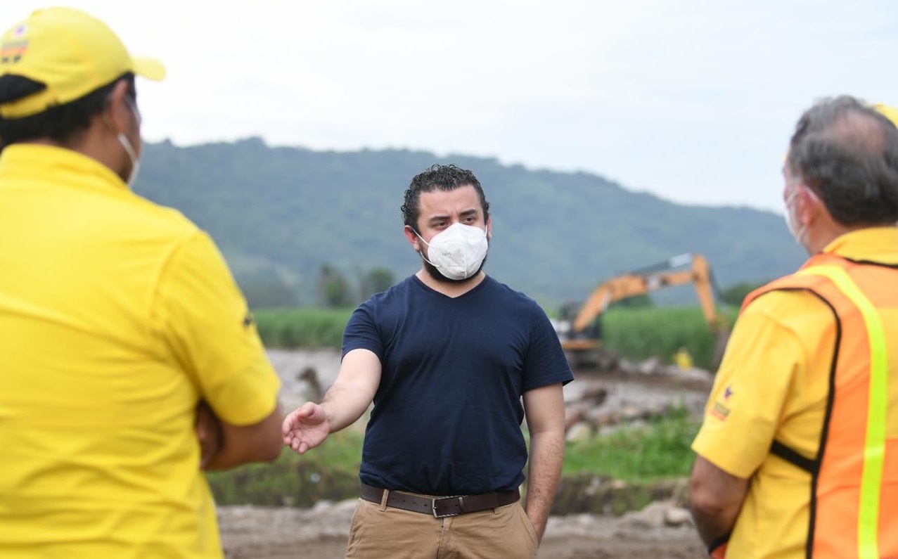 Ministro Rodríguez inspecciona avances en el Periférico Claudia Lars