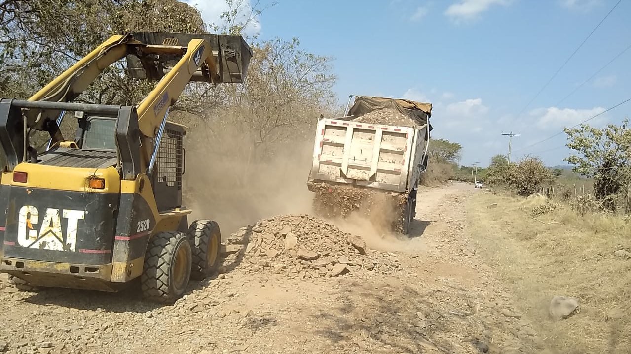 Obras Públicas trabaja para transformar calles polvosas a pavimentadas ...