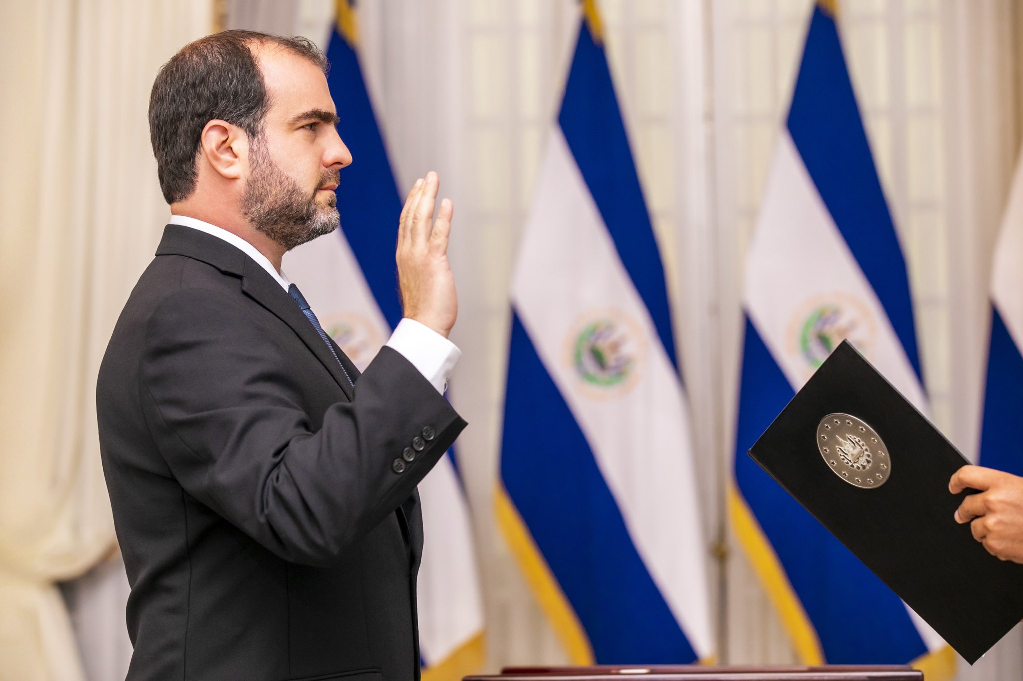 Juramentan como nuevo Ministro de Gobernación a Juan Carlos Bidegain